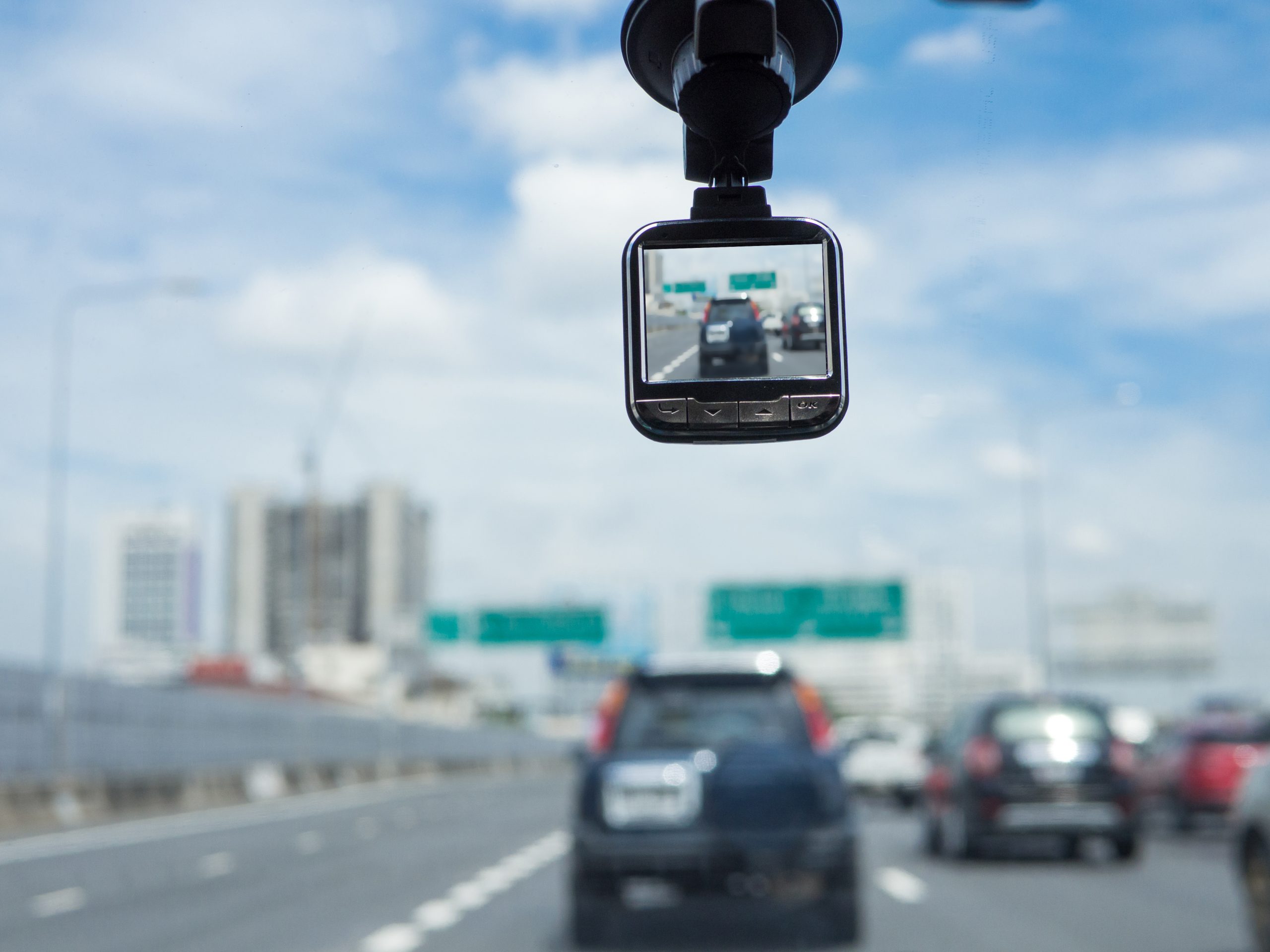 Buying Guide: Best Dash Cam – 2021 – Cheeky Transport